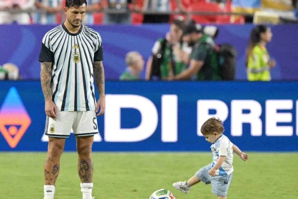 The cute stumble of Lautaro Paredes that went viral after Argentina's ...